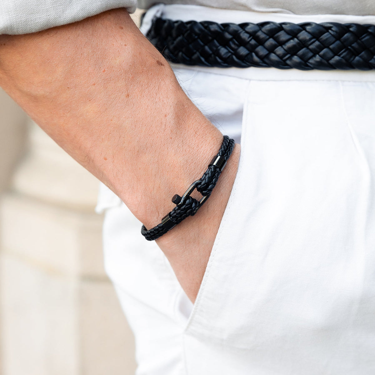 Helix All Black Bracelet - Elegatto